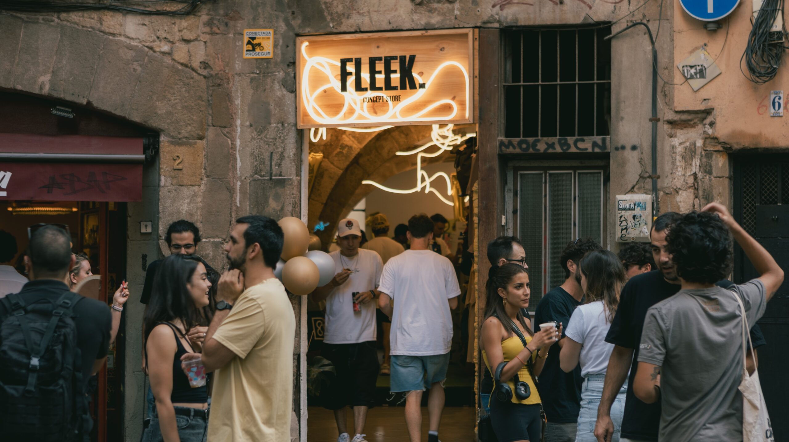REVISTA FUERA - Todos somos FLEEK.